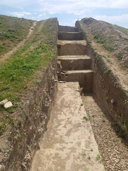 Descoperire impresionantă la Galaţi: Turn, locuinţe şi obiecte de lux ...