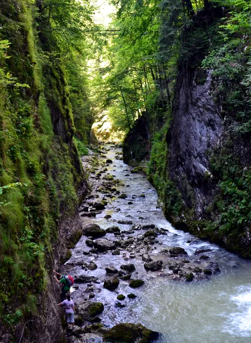 Un fenomen natural mai puţin cunoscut: cum se nasc şi mor cheile din ...
